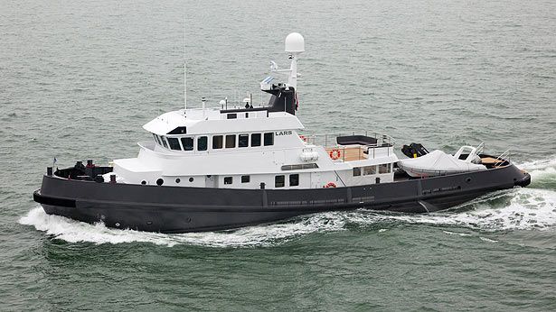 Explorer motor yacht Lars for sale at Vripack